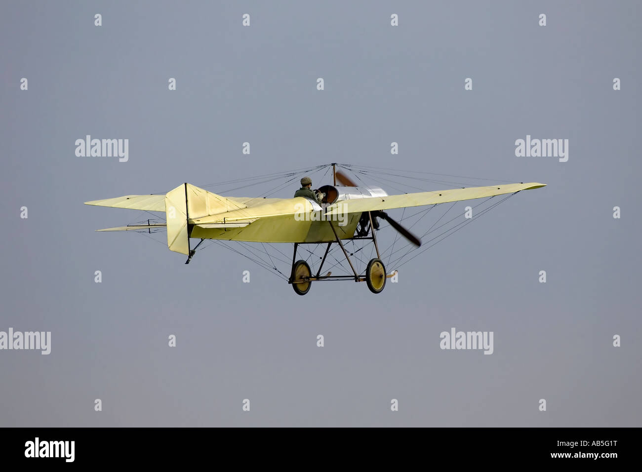 An old edwardian flying machine the 1912 Blackburn The oldest flying ...