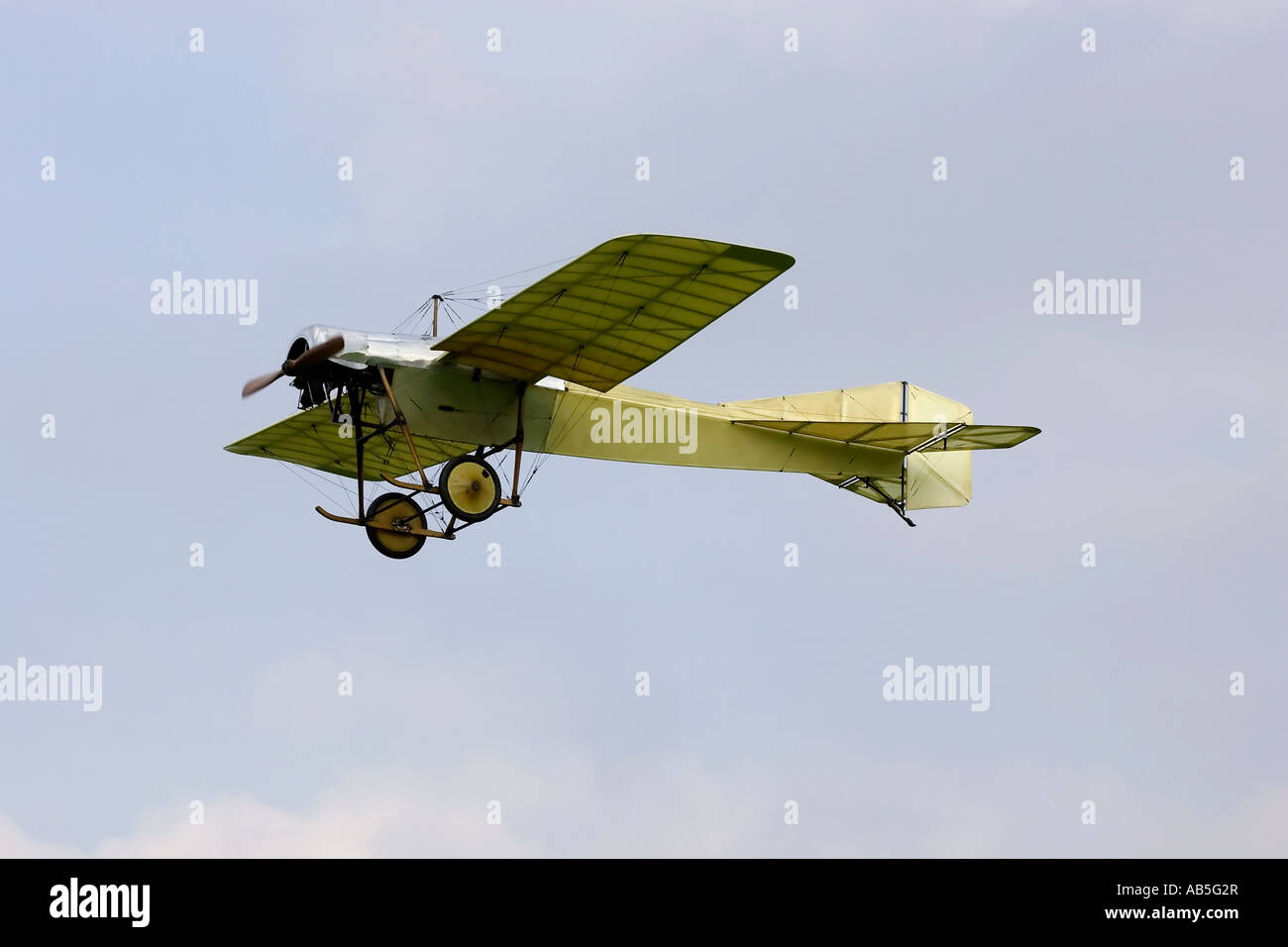 An old edwardian flying machine the 1912 Blackburn The oldest flying ...