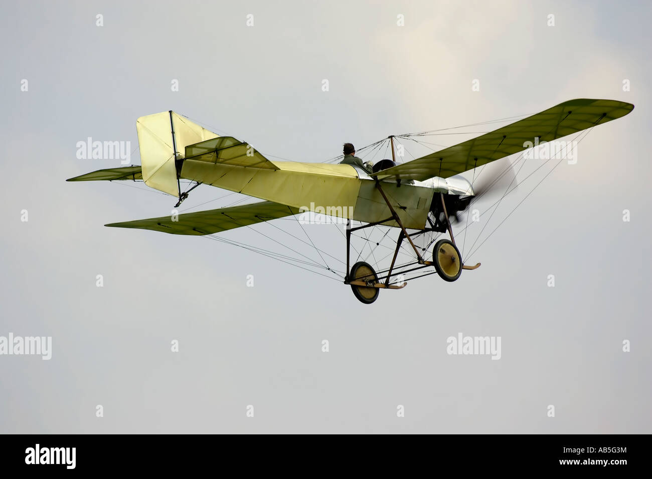 An old edwardian flying machine the 1912 Blackburn The oldest flying ...