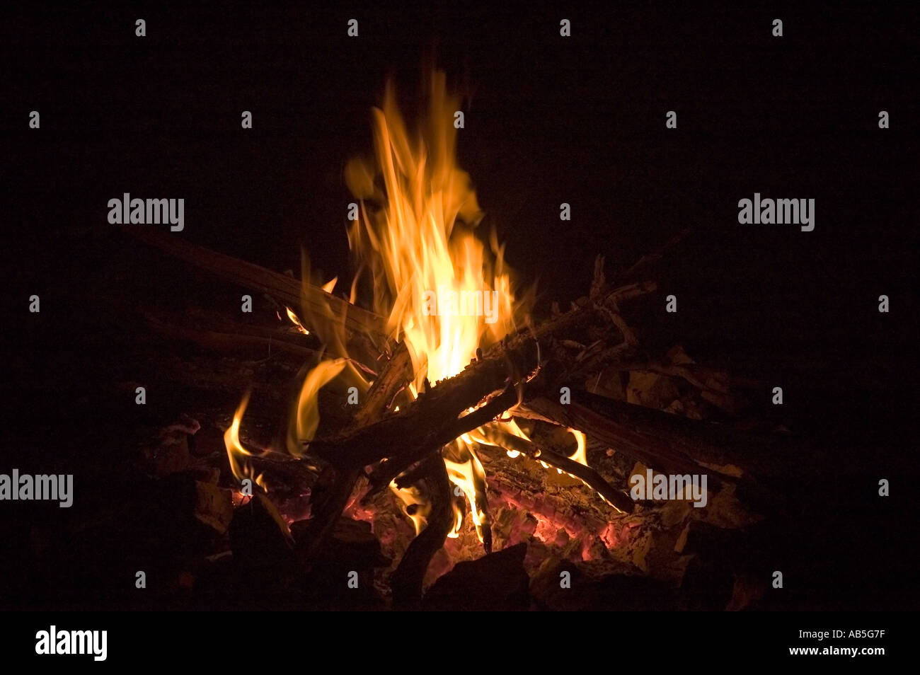 Camp fire, Isla Gorge, outback Queensland, Australia Stock Photo - Alamy