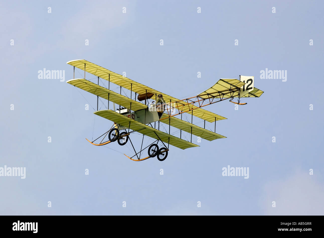 Old flying machine hi-res stock photography and images - Alamy