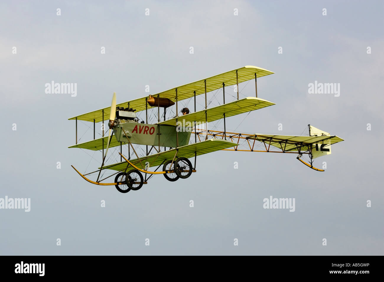 Flying machine hi-res stock photography and images - Alamy