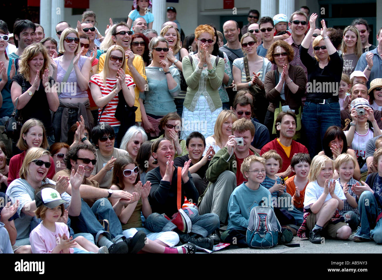 Crowd outdoors clapping hi-res stock photography and images - Alamy