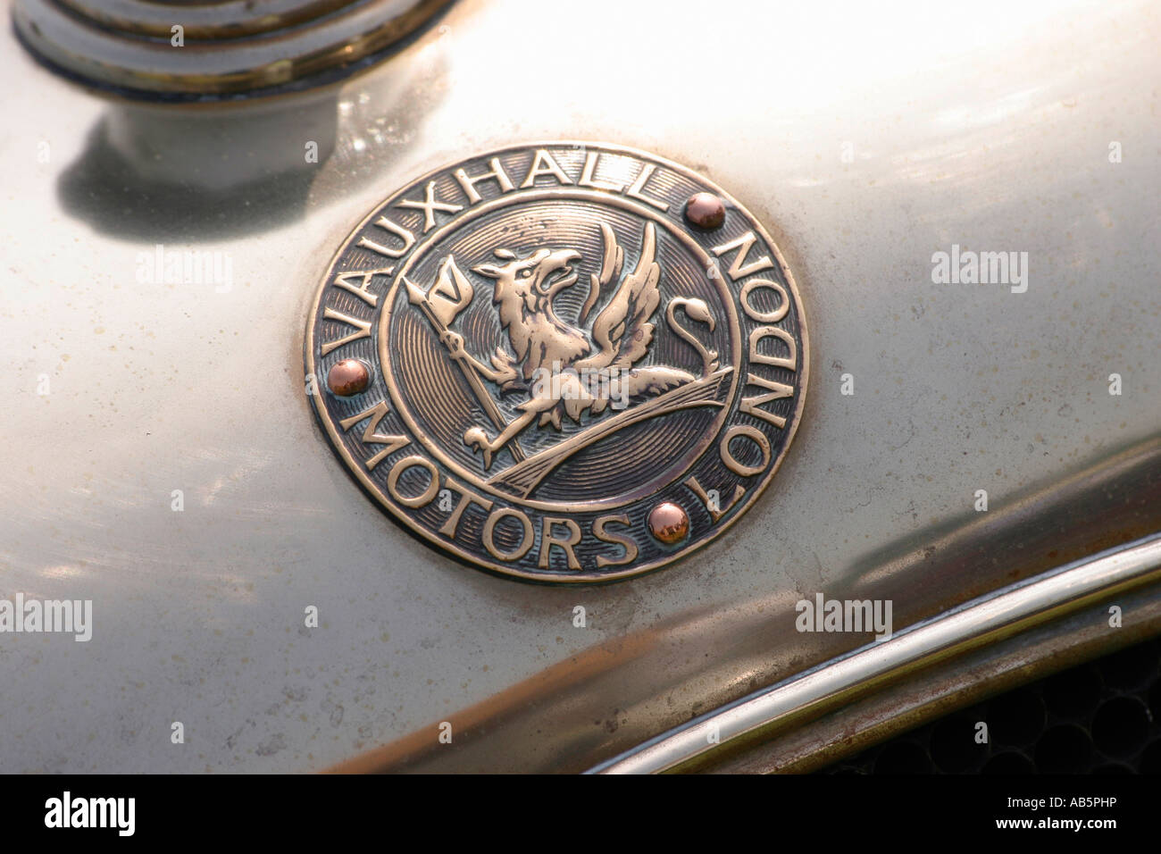 Old vauxhall badge hi-res stock photography and images - Alamy