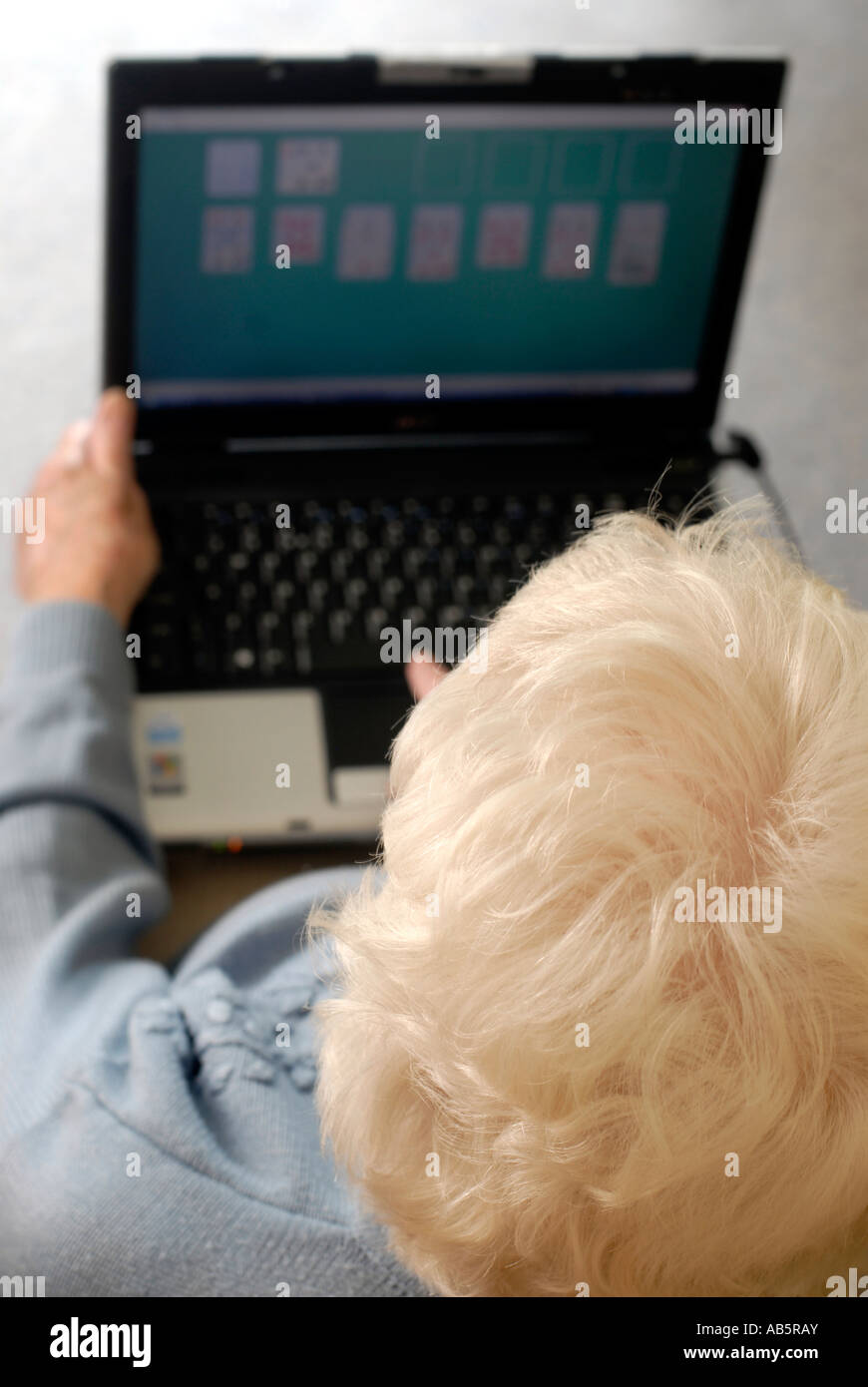 Elderly lady computer game hi-res stock photography and images - Alamy