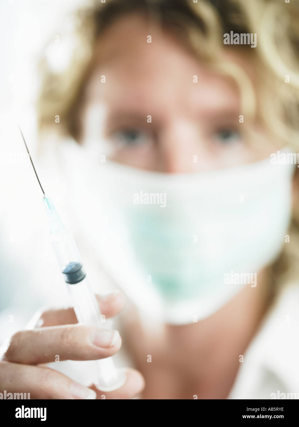 Nurse administering drug patient hi-res stock photography and images ...