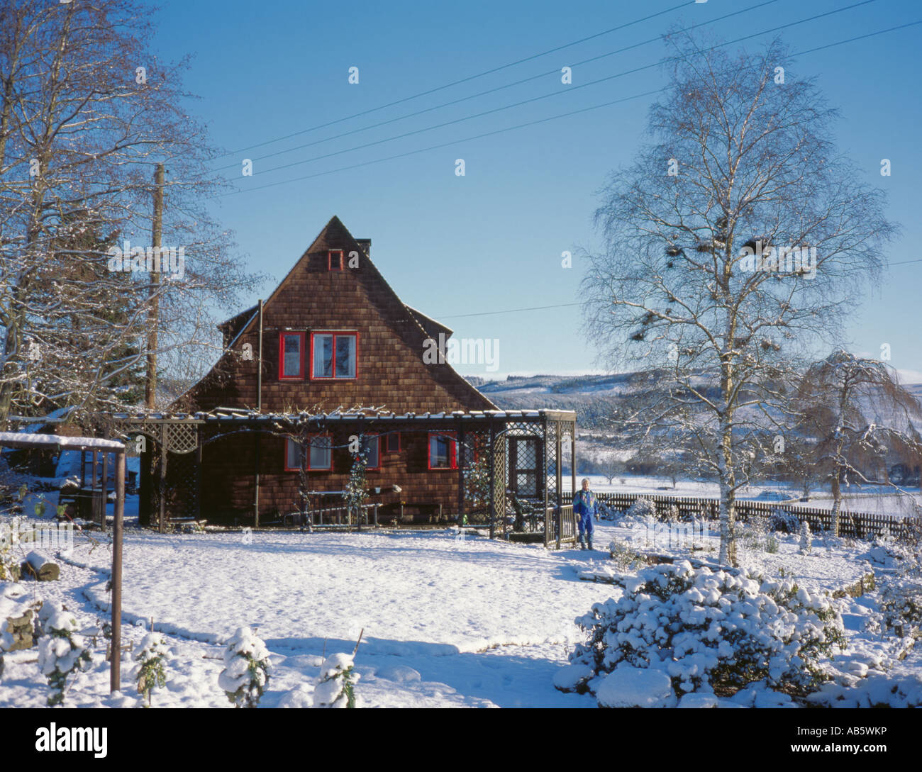 House with timber shingles hi-res stock photography and images - Alamy