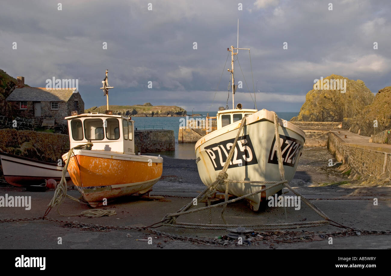 Mullion Cove Lizard Peninsula Cornwall England Stock Photo - Alamy