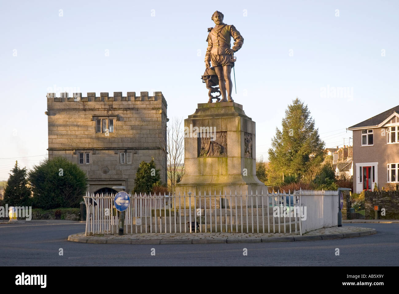 Sir Francis Drake's statue Plymouth Road Tavistock Devon England Stock ...