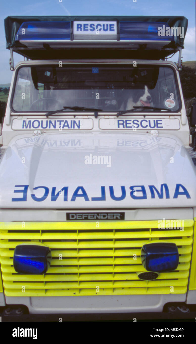 Ambulance uk countryside hi-res stock photography and images - Alamy