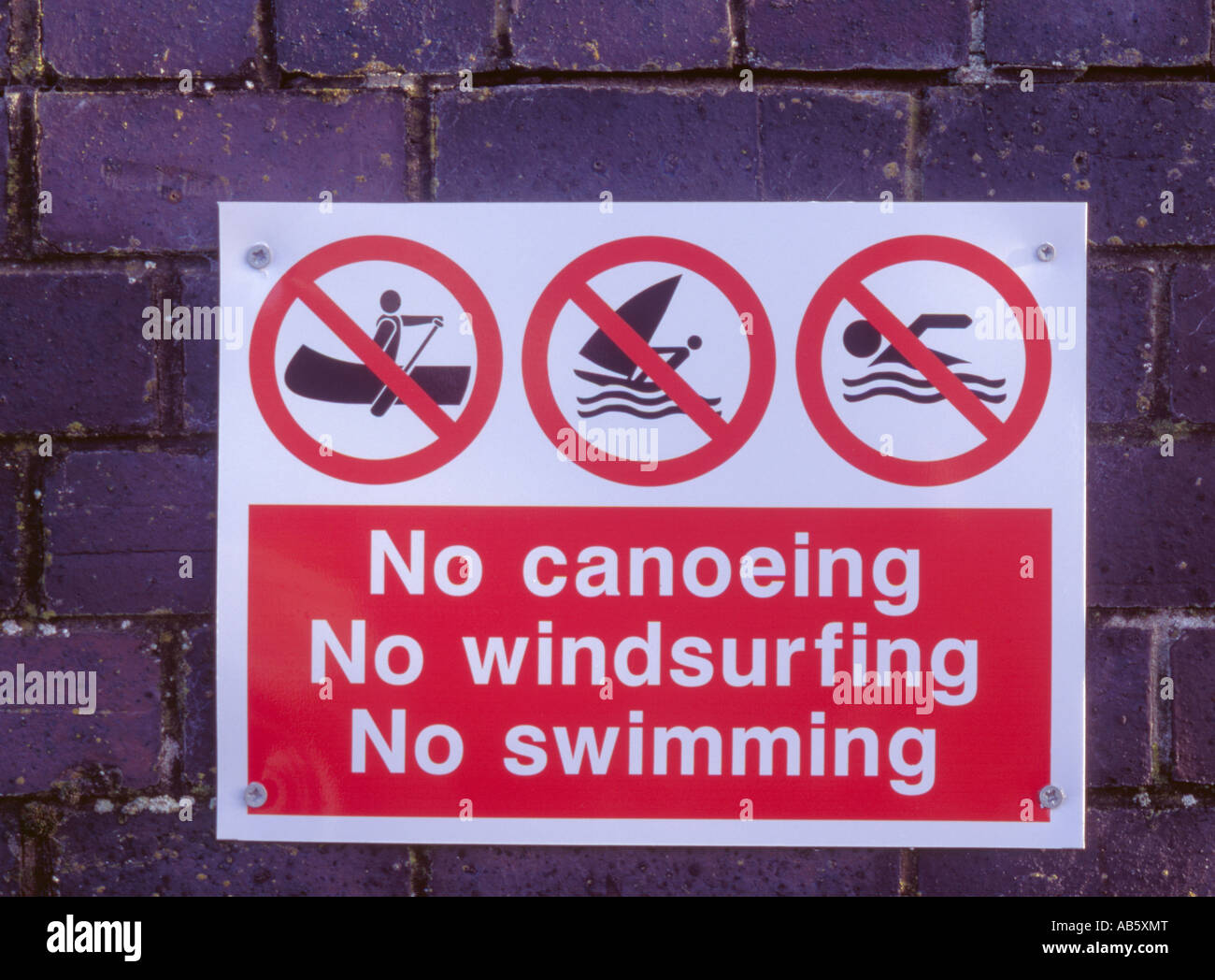Windsurfing signs hi-res stock photography and images - Alamy