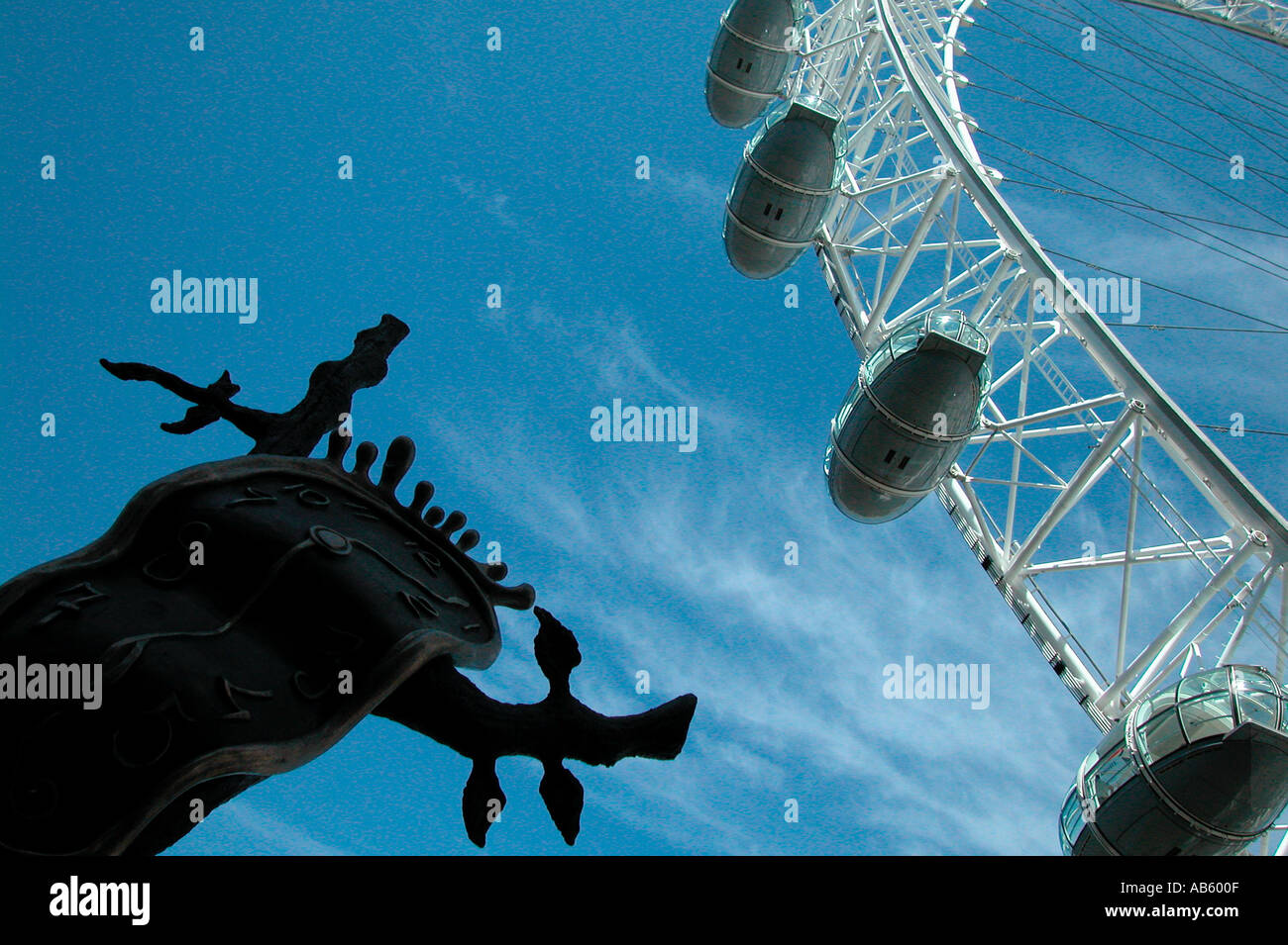 MILLENIUM WHEEL DALI SCULPTURE Stock Photo - Alamy