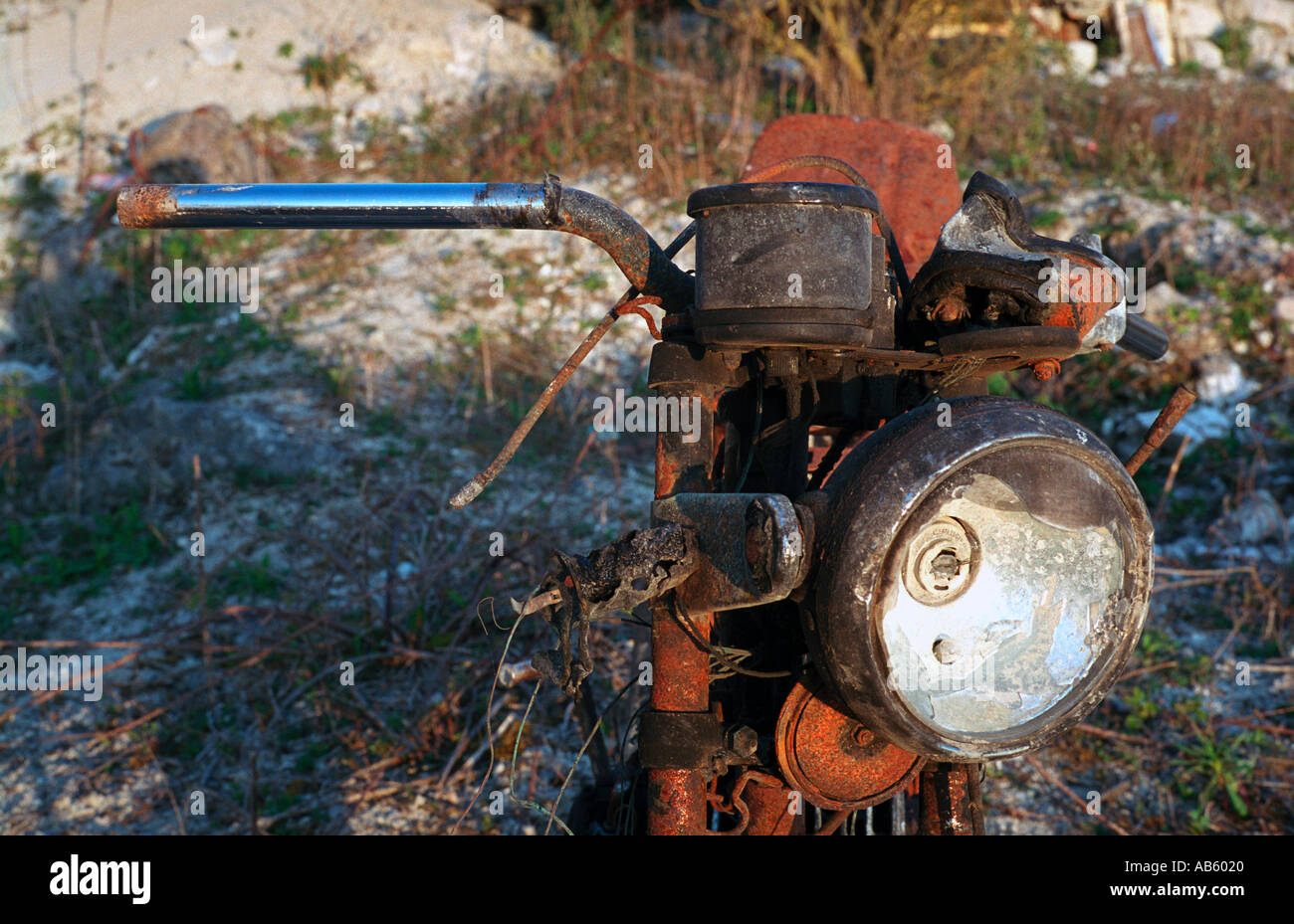Derelict burnt out trail bike Stock Photo - Alamy