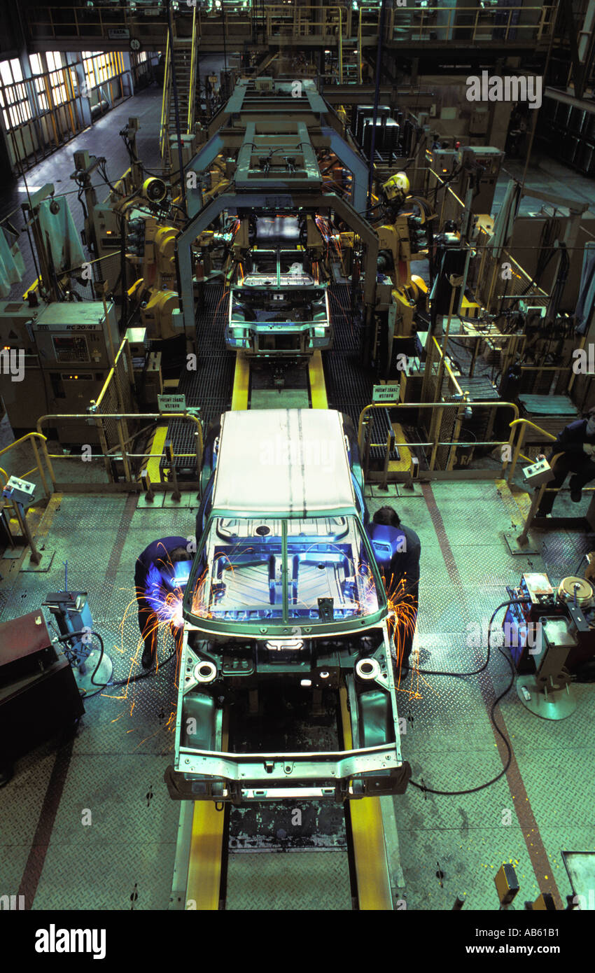 AUTOMOTIVE INDUSTRY CAR ASSEMBLY WELDING Stock Photo - Alamy