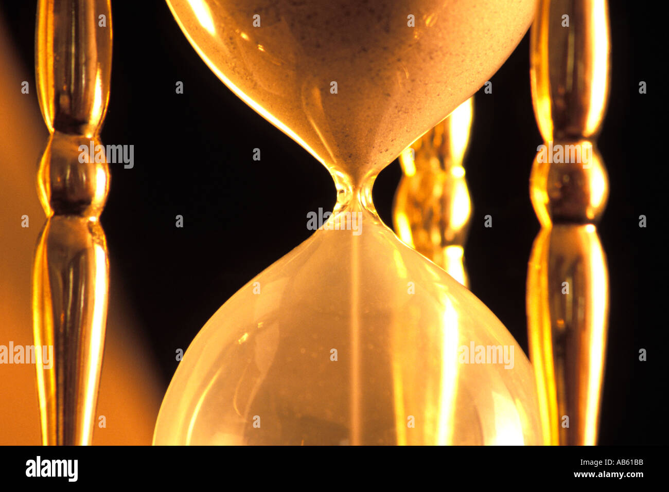 Hourglasses still hi-res stock photography and images - Alamy