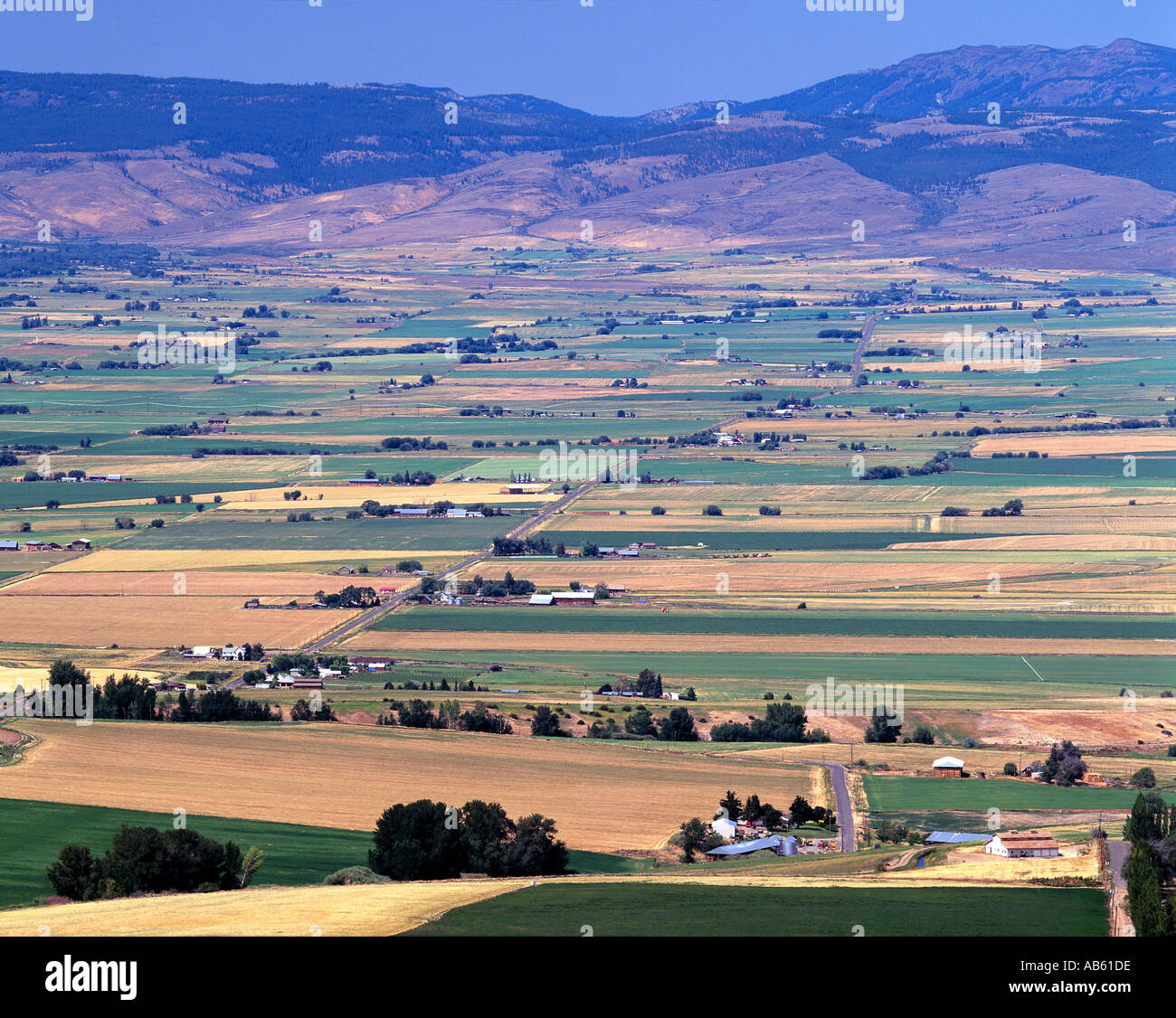 Patchwork of fields and farms in fertile Kittitas Valley of Central ...