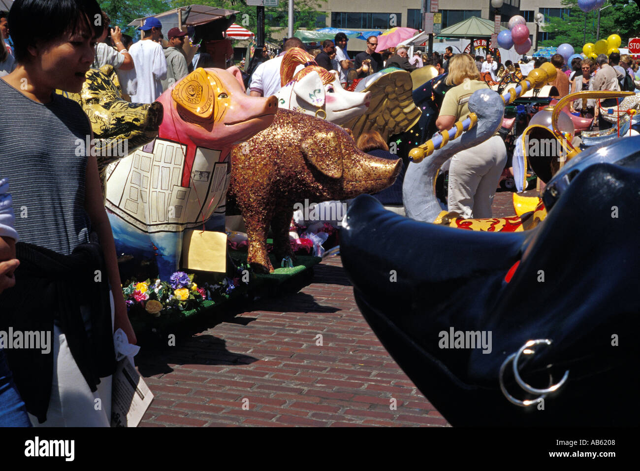Pike place market pig hi-res stock photography and images - Alamy