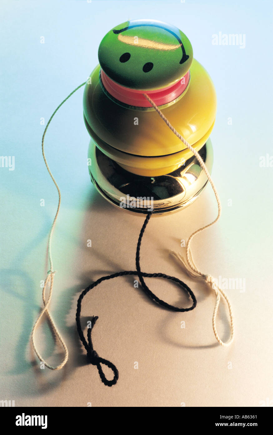 Yo yos hi-res stock photography and images - Alamy