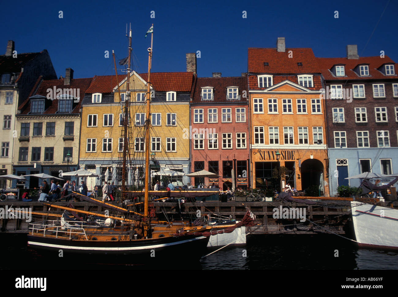 1700s harbor hi-res stock photography and images - Alamy