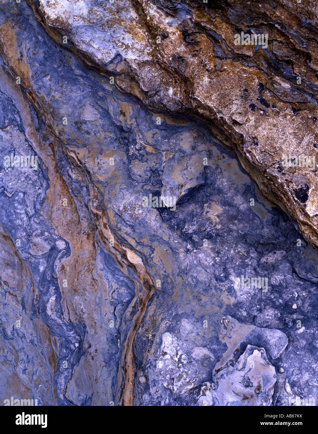 Layered shale at Staffin, Isle of skye Stock Photo - Alamy