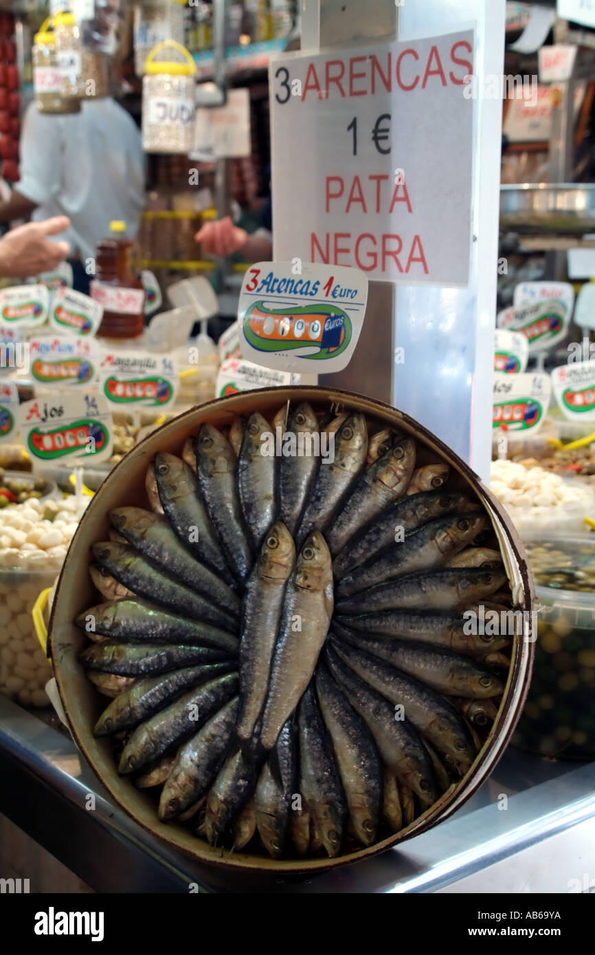 Fishmonger fish box hi-res stock photography and images - Alamy