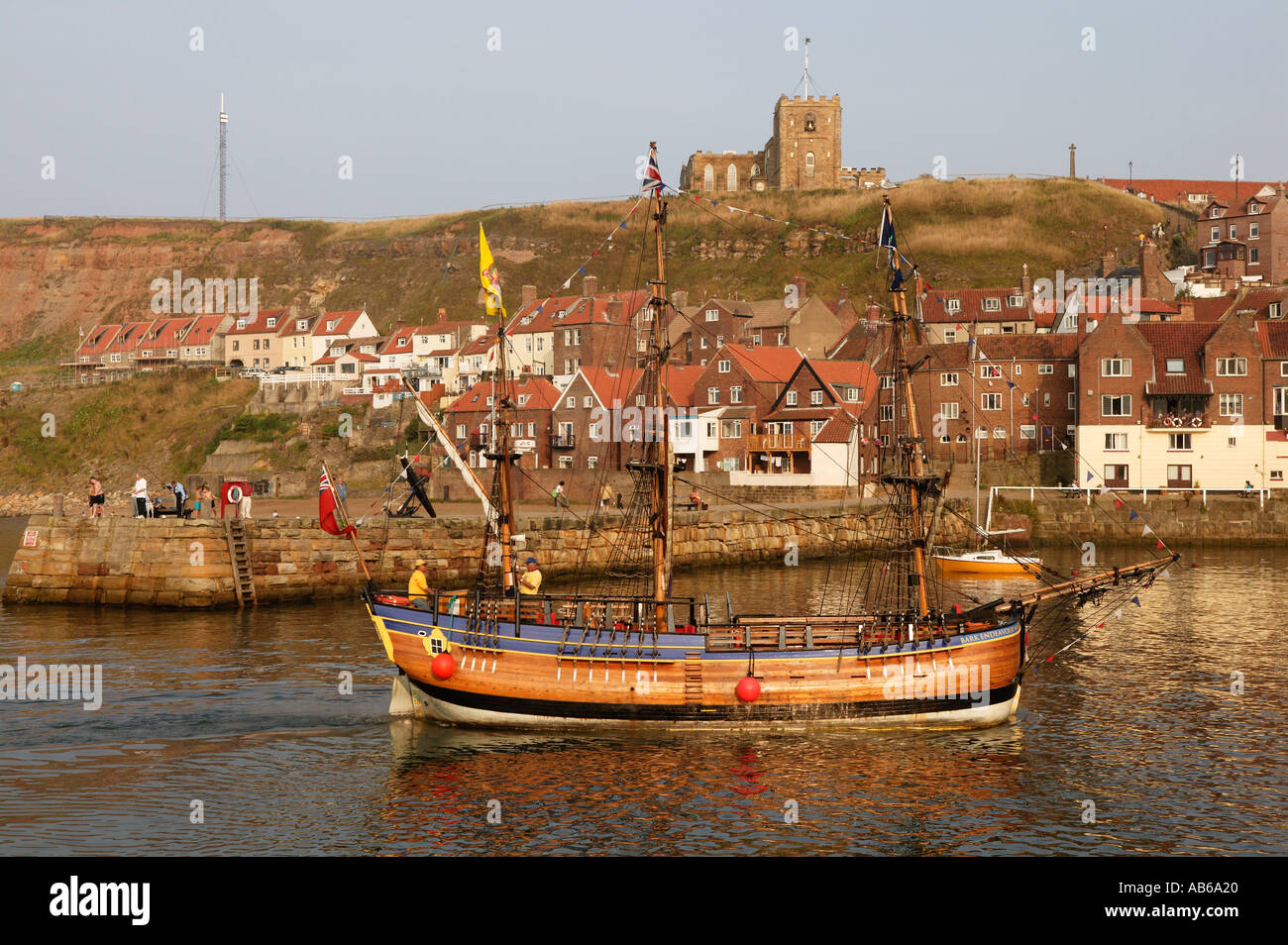 Whitby harbour sailing ship hi-res stock photography and images - Alamy