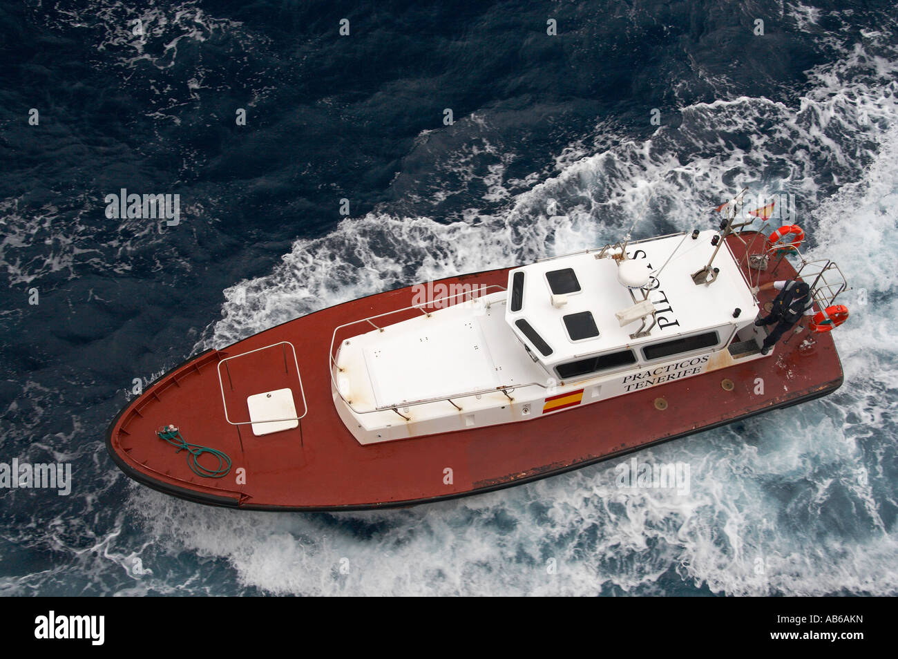 Pilot boat alongside Gran Canaria to Tenerife ferry Stock Photo - Alamy