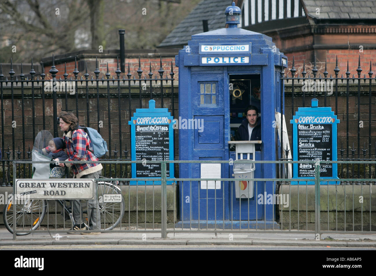 Police box hi-res stock photography and images - Alamy