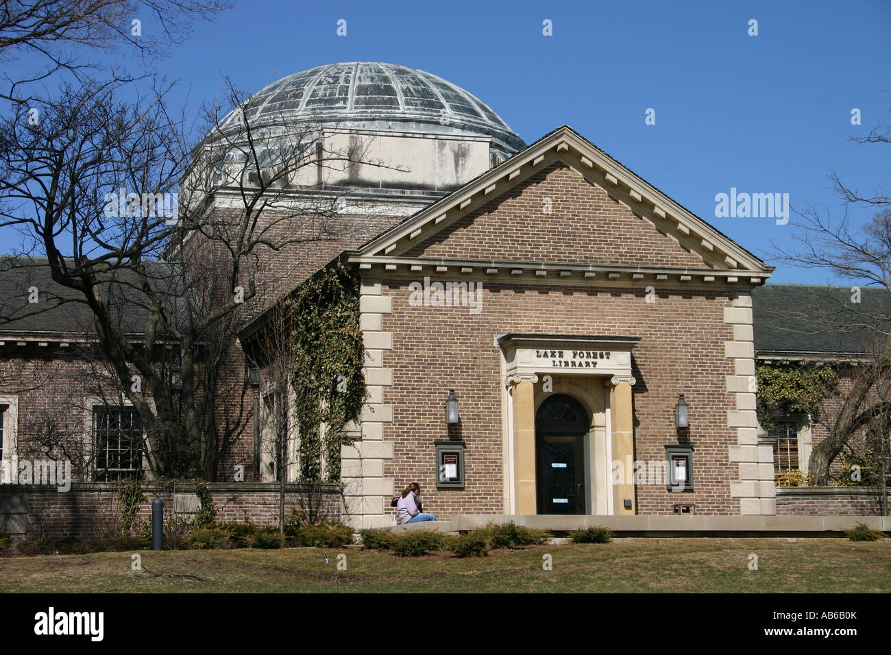 small town public library Lake Forest Illinois Stock Photo - Alamy