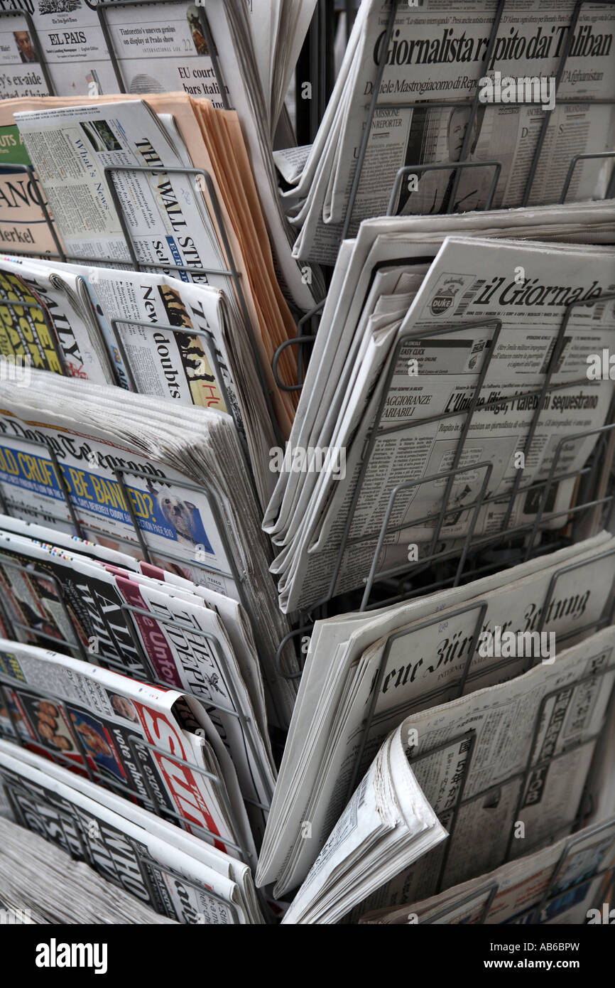 Newspaper advert for sale hi-res stock photography and images - Alamy