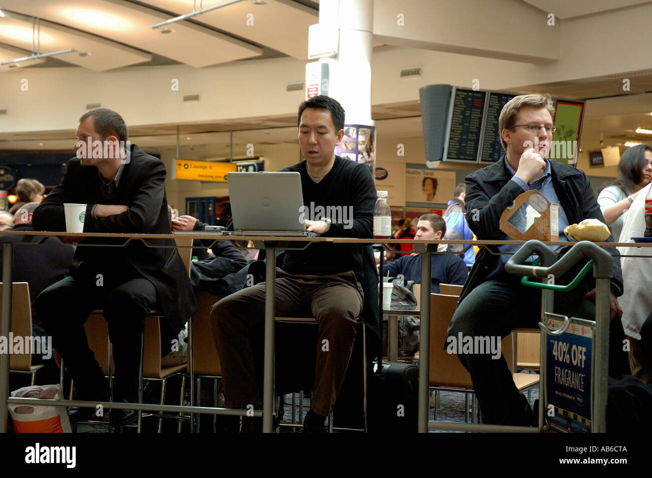 Laptop airport heathrow hi-res stock photography and images - Alamy