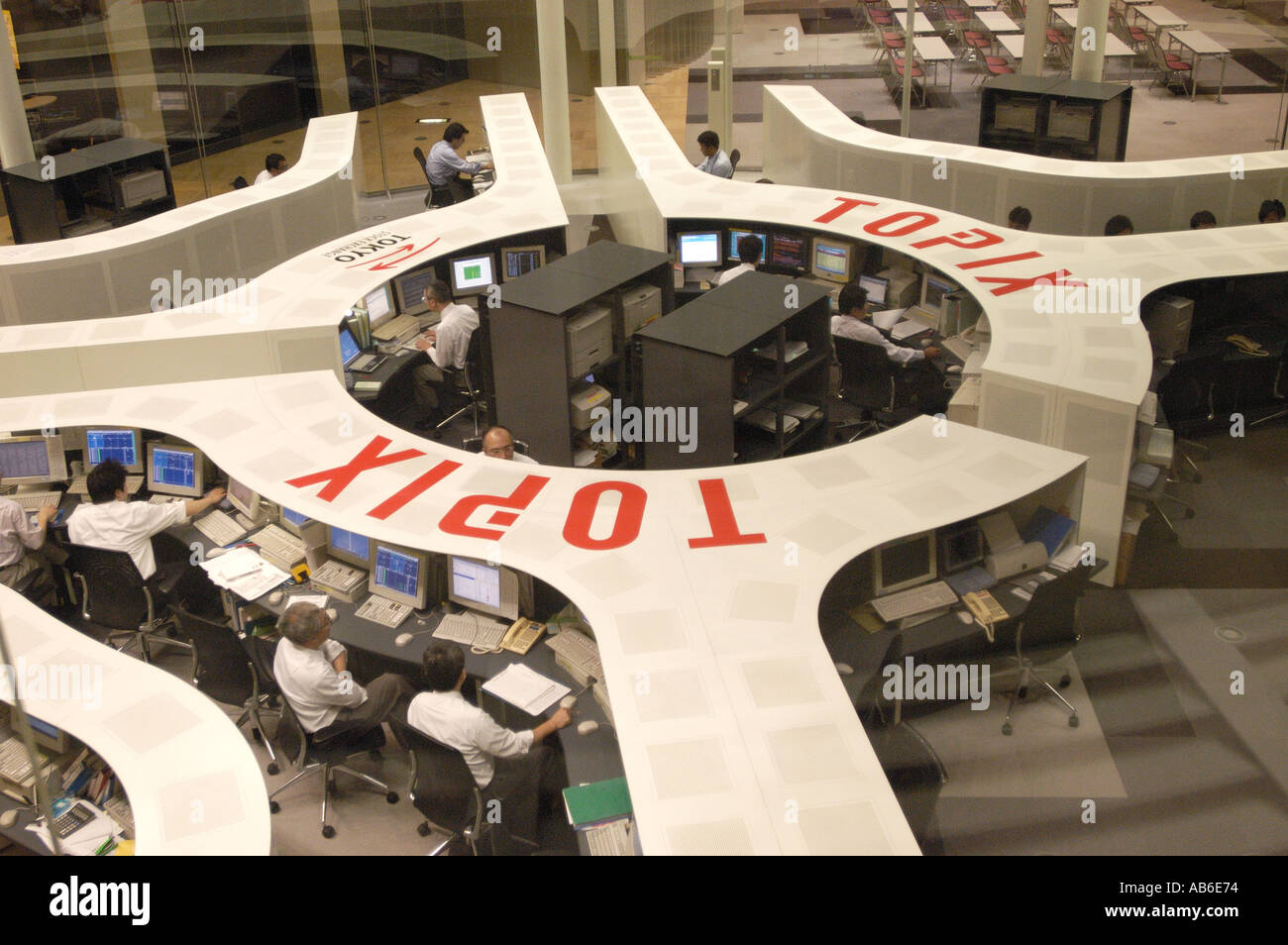 The interior of the new high tech Tokyo Stock Exchange Japan Stock ...
