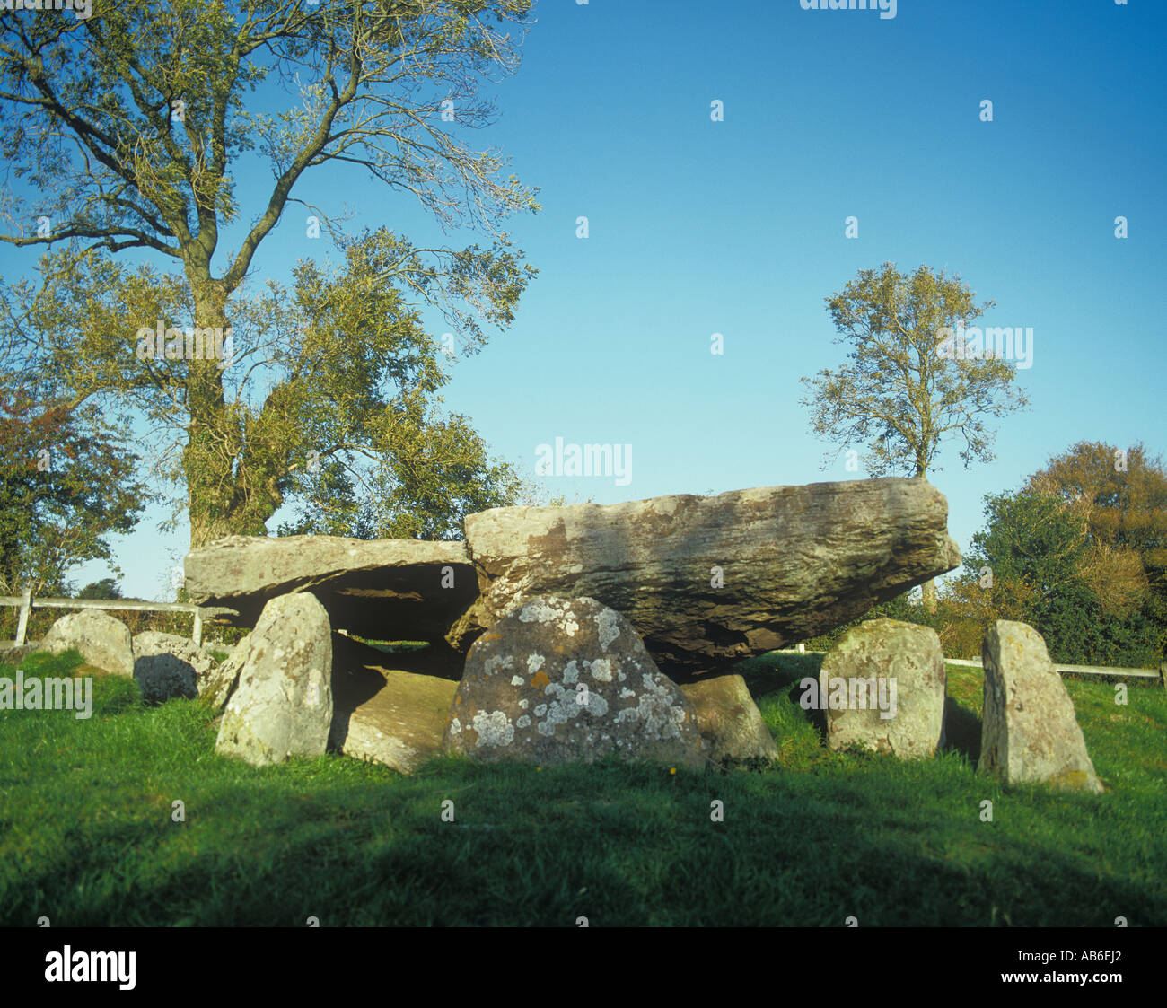 Arthurs Stone Neolithic Burial chamber north East of Dorstone in ...