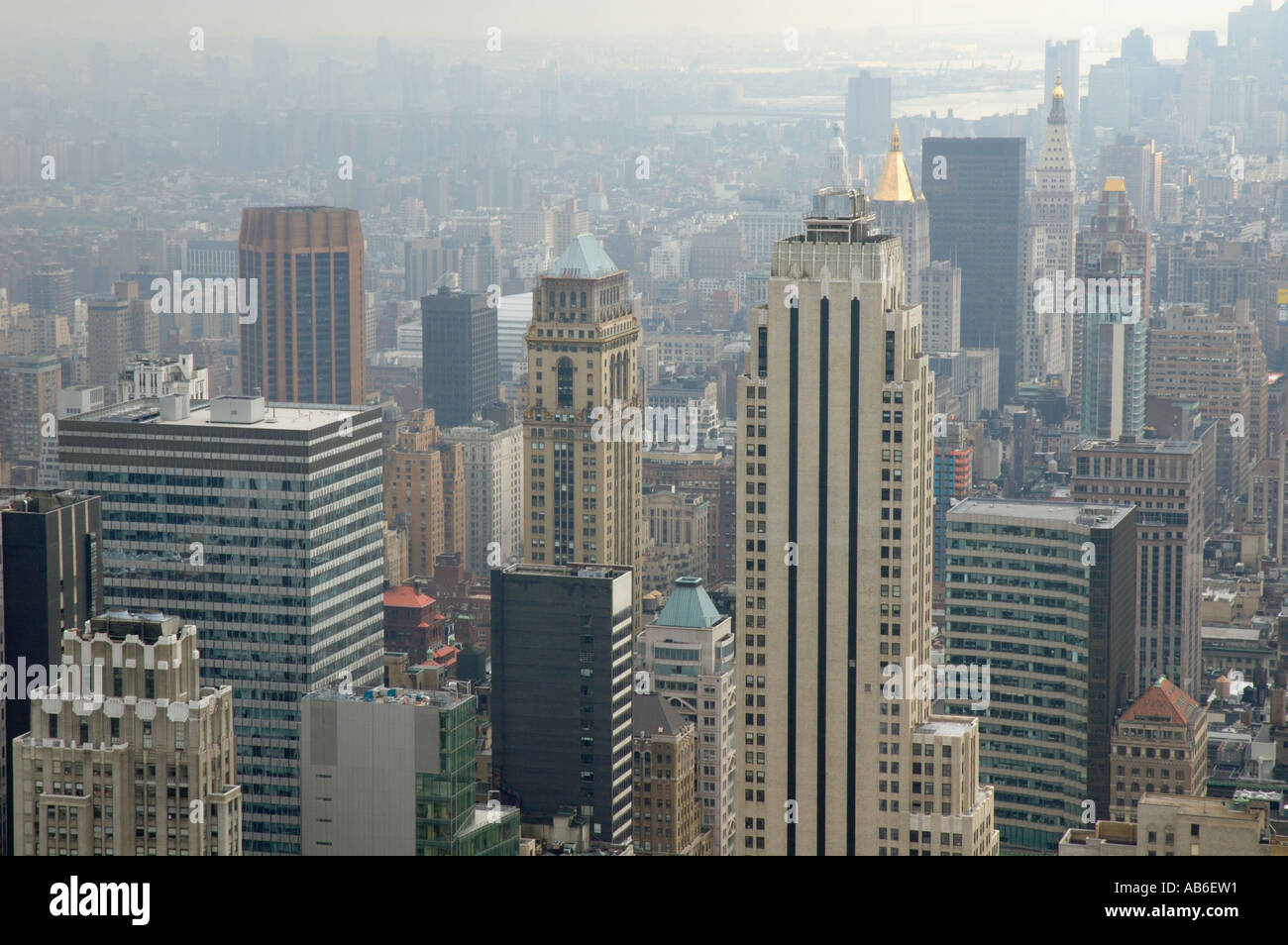 Streetlife midtown manhattan new york hi-res stock photography and ...