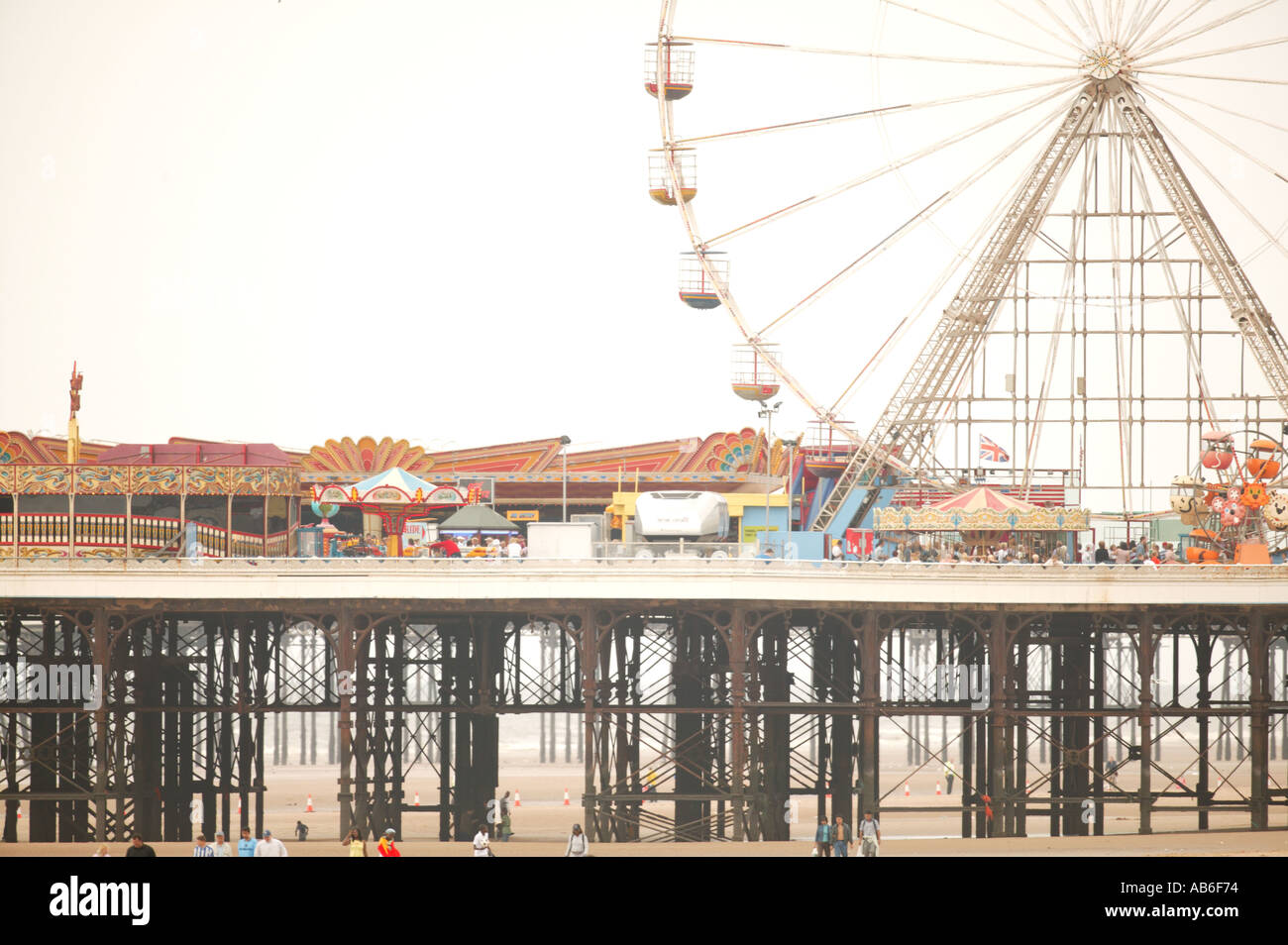Blackpool pier funfair rides hi-res stock photography and images - Alamy