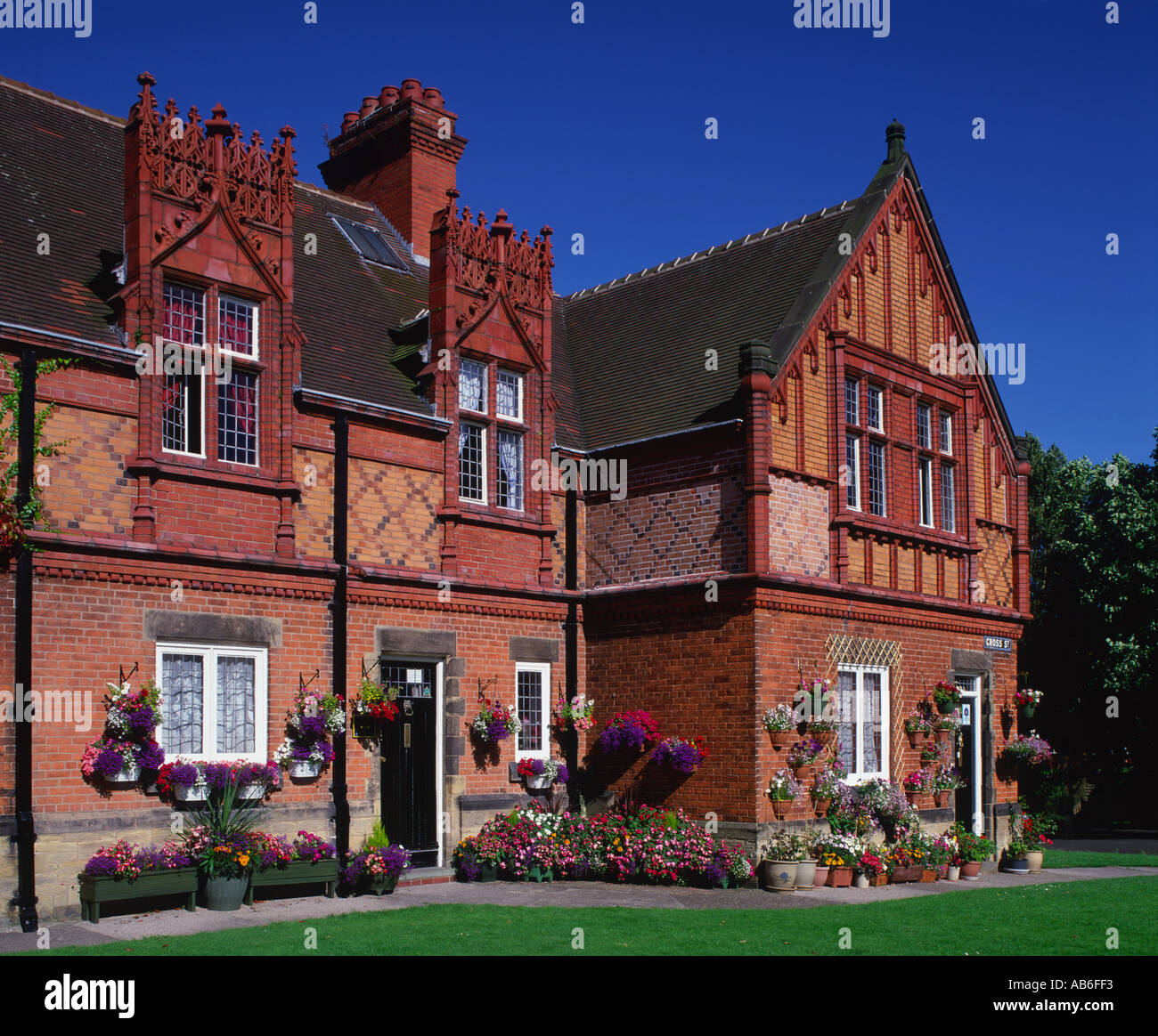 Port sunlight model village built hi-res stock photography and images ...