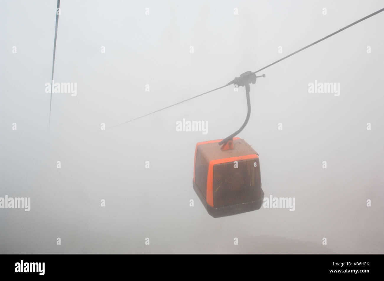 Aerial cableways hi-res stock photography and images - Alamy