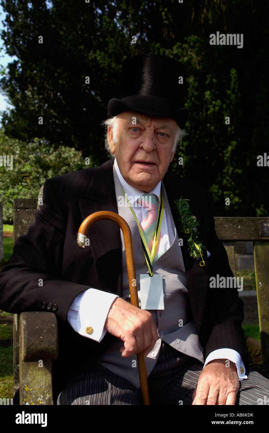 Actor sir donald sinden hi-res stock photography and images - Alamy