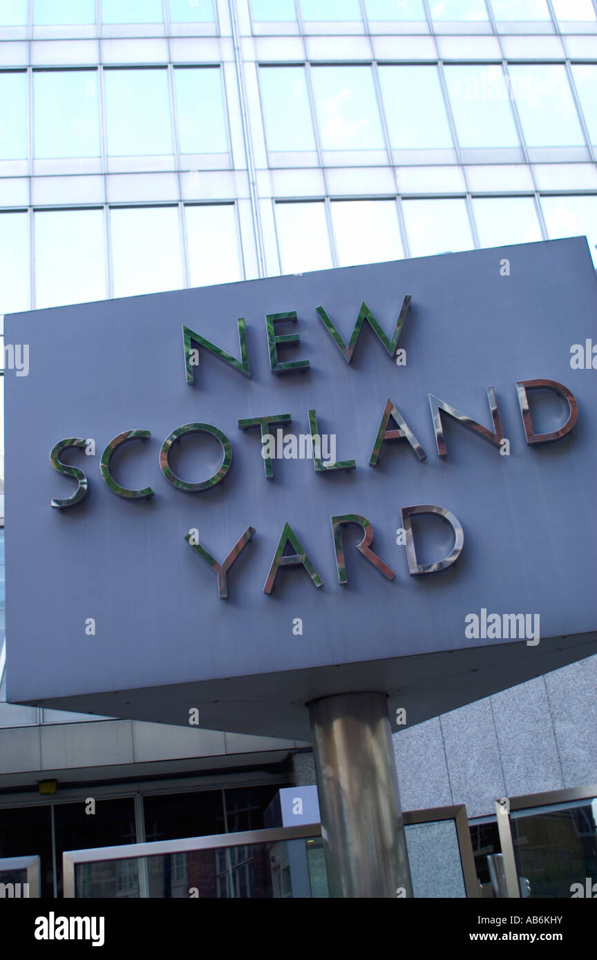 New Scotland Yard sign Stock Photo - Alamy