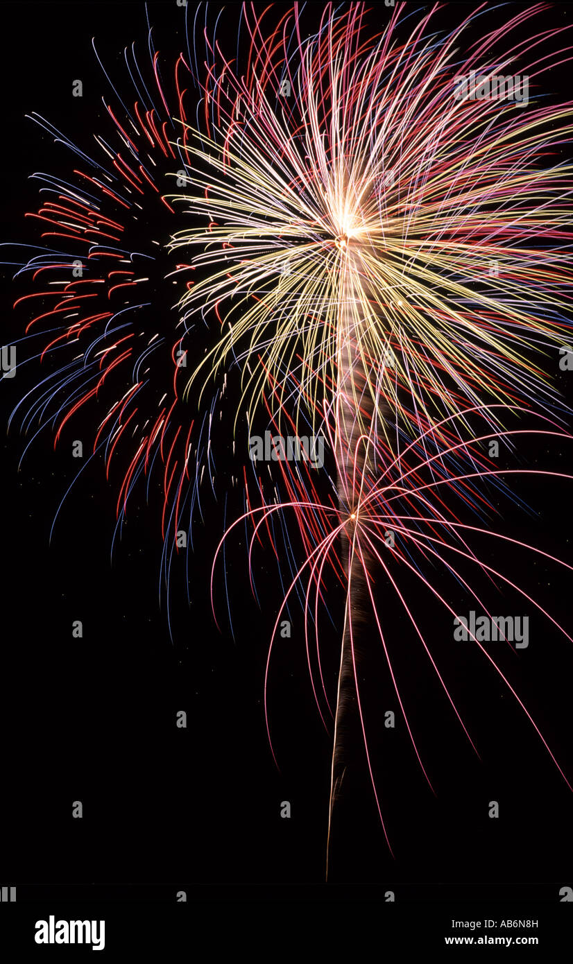 Bursts of fire hi-res stock photography and images - Alamy