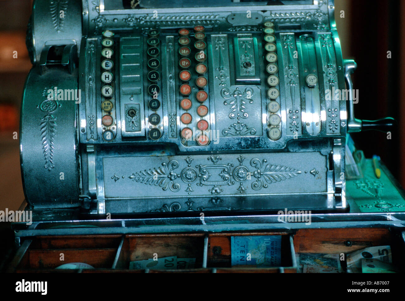 Old fashioned till hi-res stock photography and images - Alamy