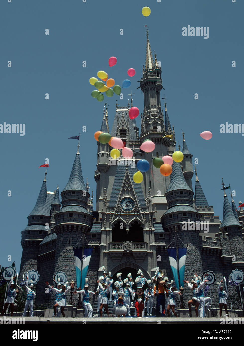 MAGIC KINGDOM CASTLE DISNEY WORLD FLORIDA USA Stock Photo - Alamy