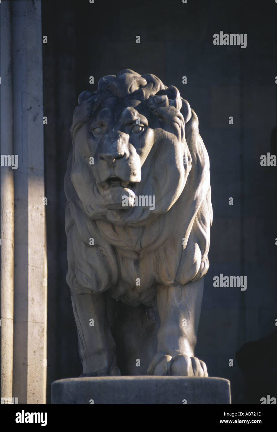 Lion guarding Feldherrenhalle in Odeonsplatz munich germany Stock Photo ...