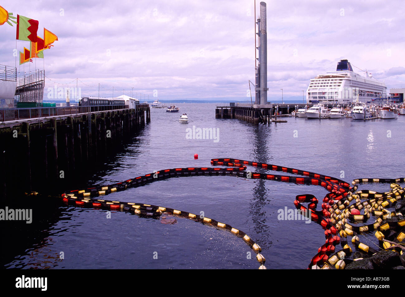 Port of Seattle, Washington State, USA - Oil Spill Containment Boom ...