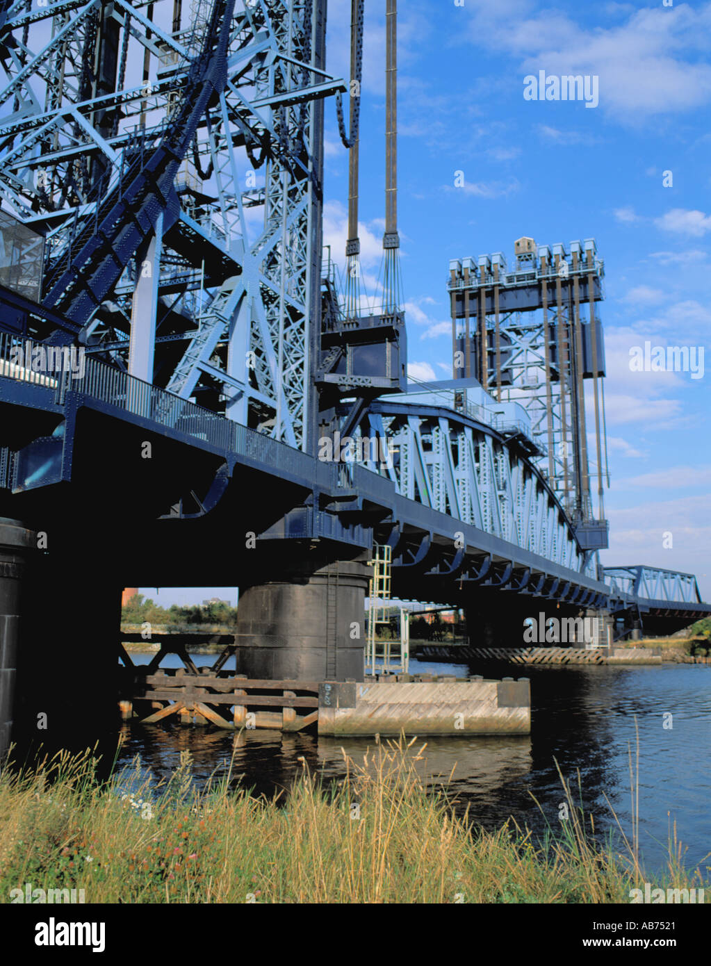 Newport Bridge (lifting) over the River Tees, Middlesbrough, Teesside ...