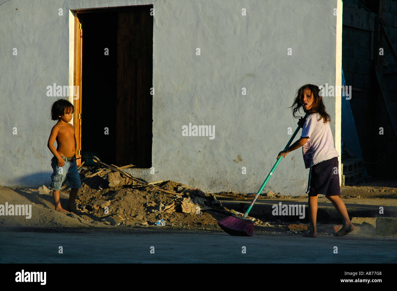 Poor nicaraguan girl hi-res stock photography and images - Alamy