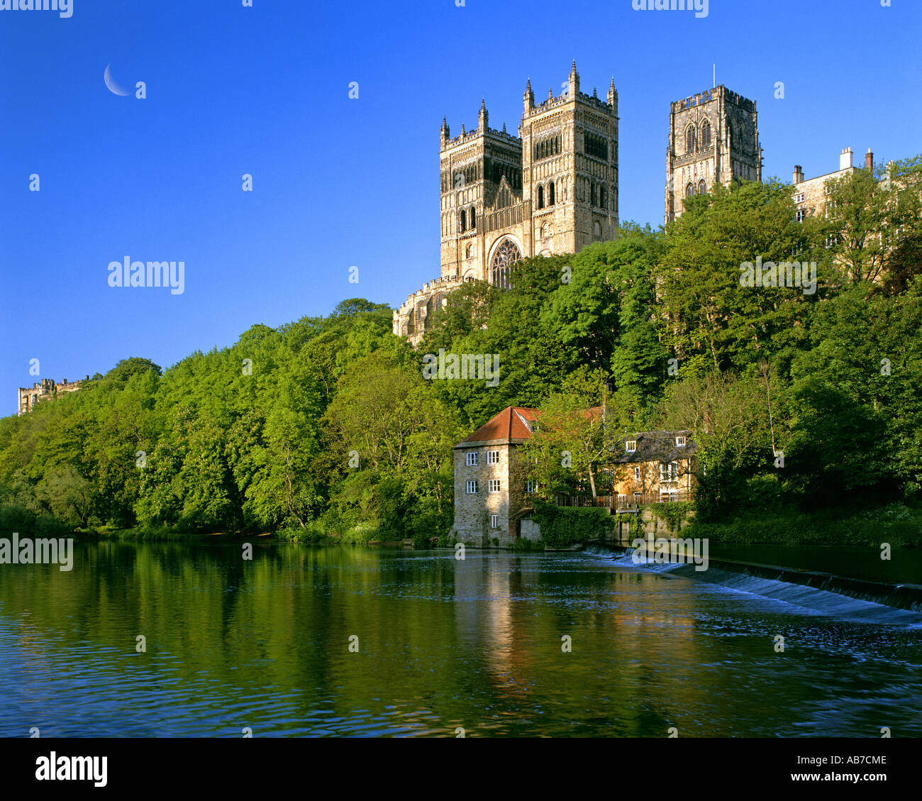 GB - DURHAM: The Cathedral above River Wear Stock Photo - Alamy