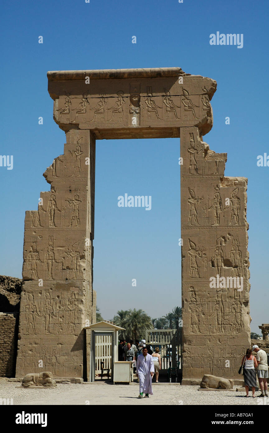 Denderah exterior hi-res stock photography and images - Alamy
