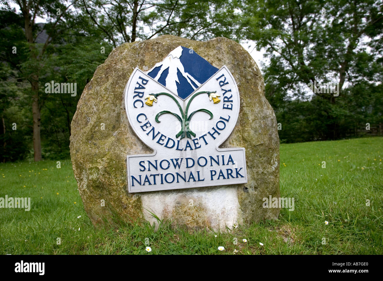 Snowdonia National Park sign Aberglaslyn North Wales Stock Photo - Alamy