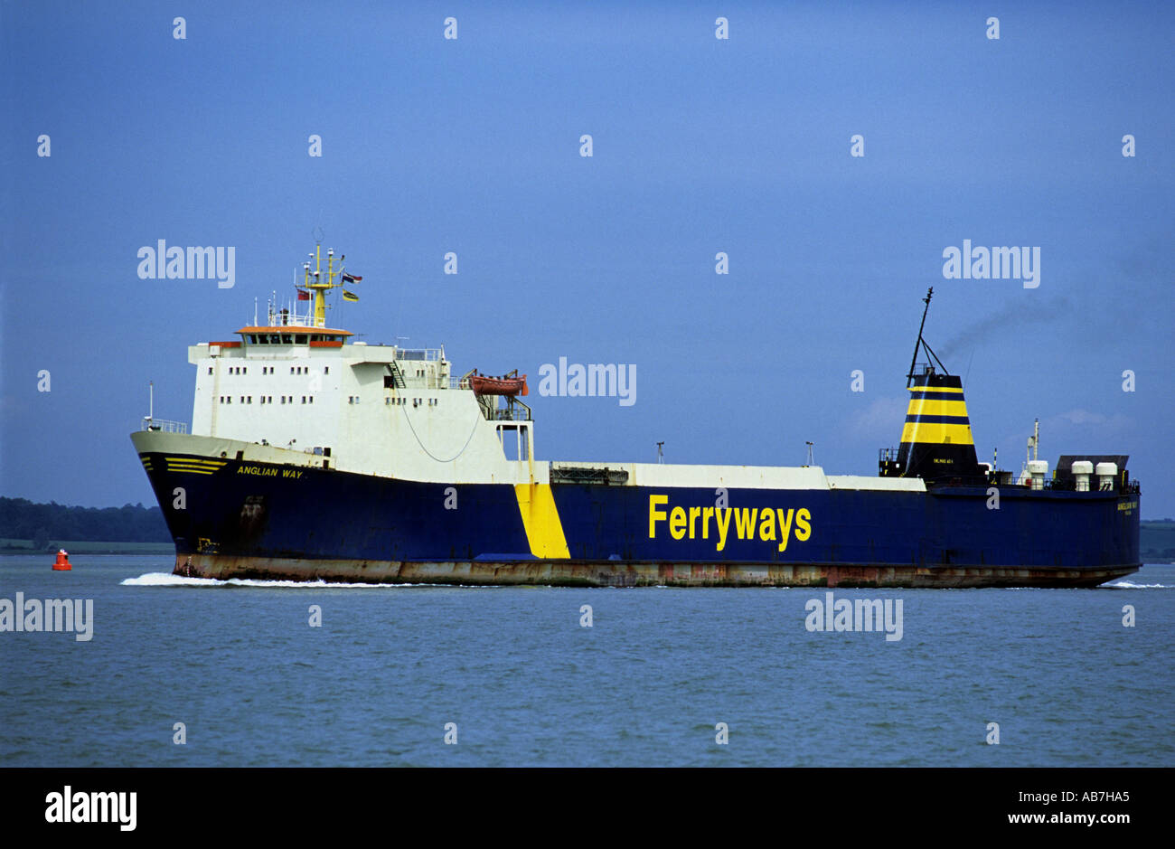 Roll on roll off cargo ship hi-res stock photography and images - Alamy